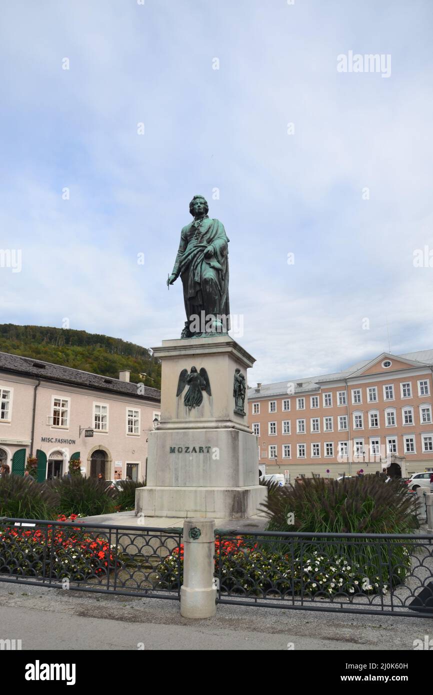 Monument of wolfgang amadeus mozart in the city of salzburg hi-res ...