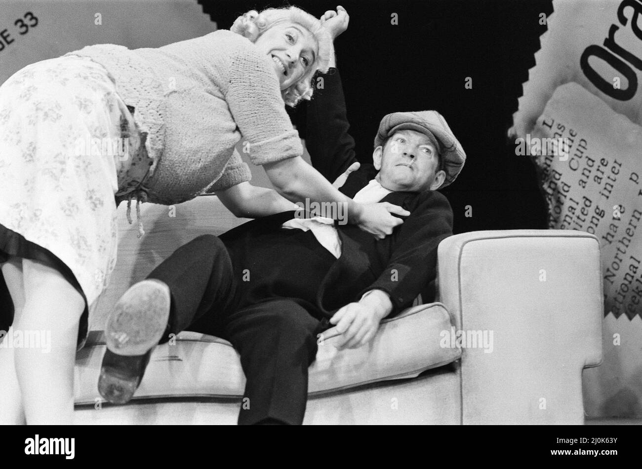 Tom courtenay theatre hi-res stock photography and images - Alamy