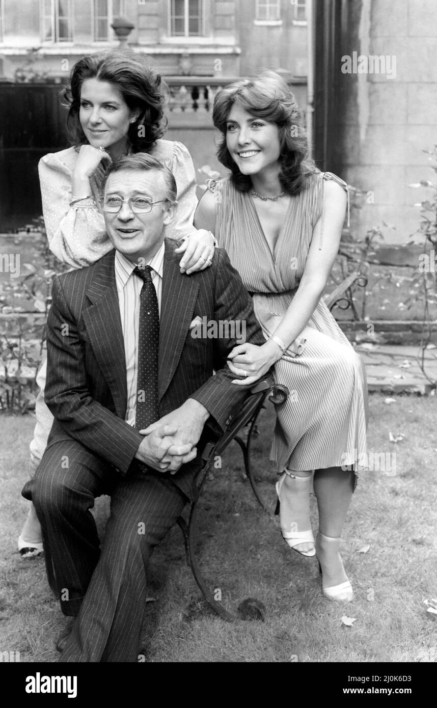 Edward Woodward actor with Hilary Tindall (right) and Amanda Kemp (left ...