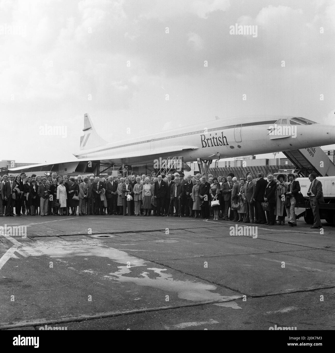 Concorde flying Black and White Stock Photos & Images - Alamy