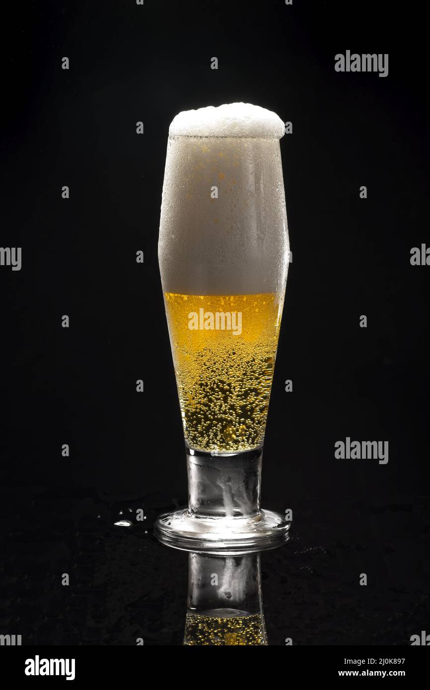 Beer with head hi-res stock photography and images - Alamy