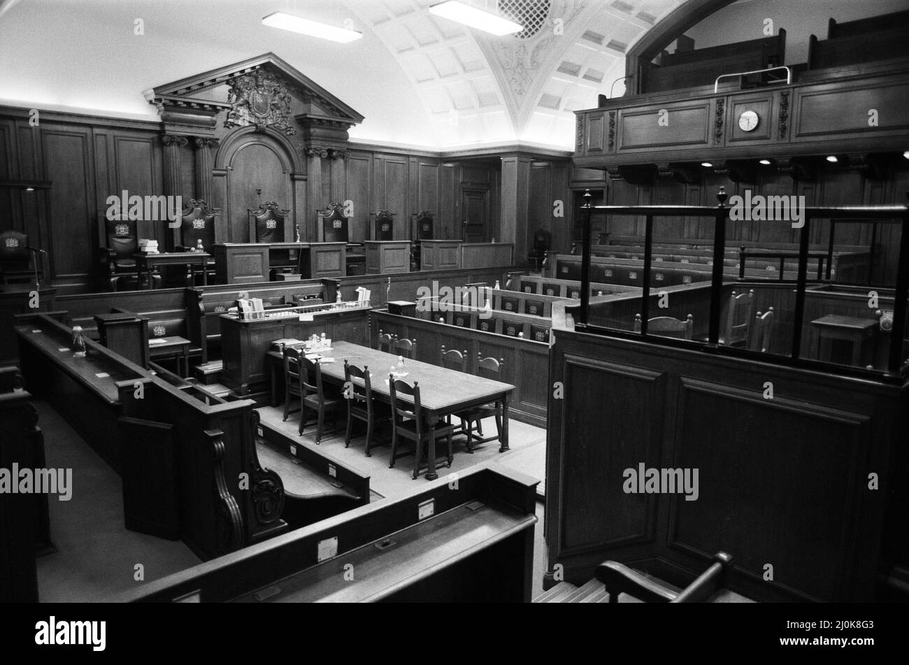 Inside the old bailey Black and White Stock Photos & Images - Alamy