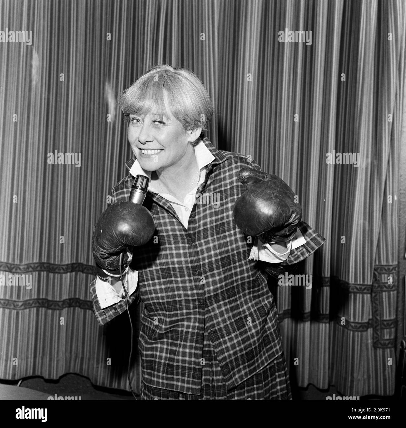 Liz Dawn aka Vera Duckworth of Coronation Street fame will be wearing ...