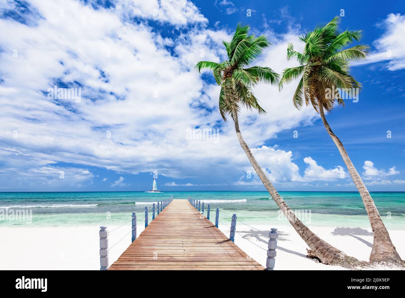 Wooden pier extending calm hi-res stock photography and images - Alamy