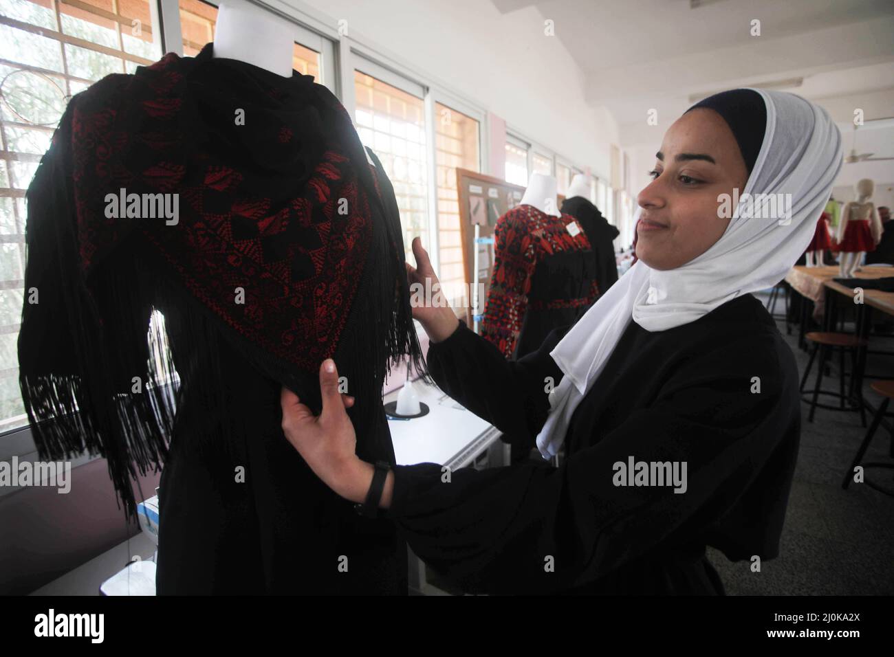 Deaf palestinian students in gaza hi-res stock photography and images ...