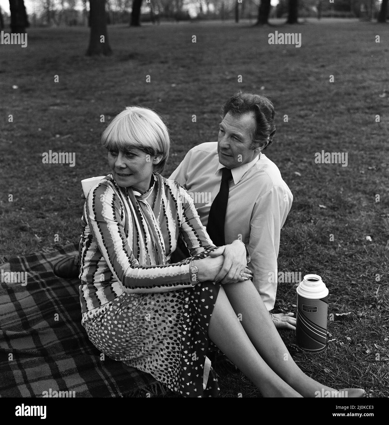 Coronation Street actress Liz Dawn with Derek Bennett. 18th April 1982 ...