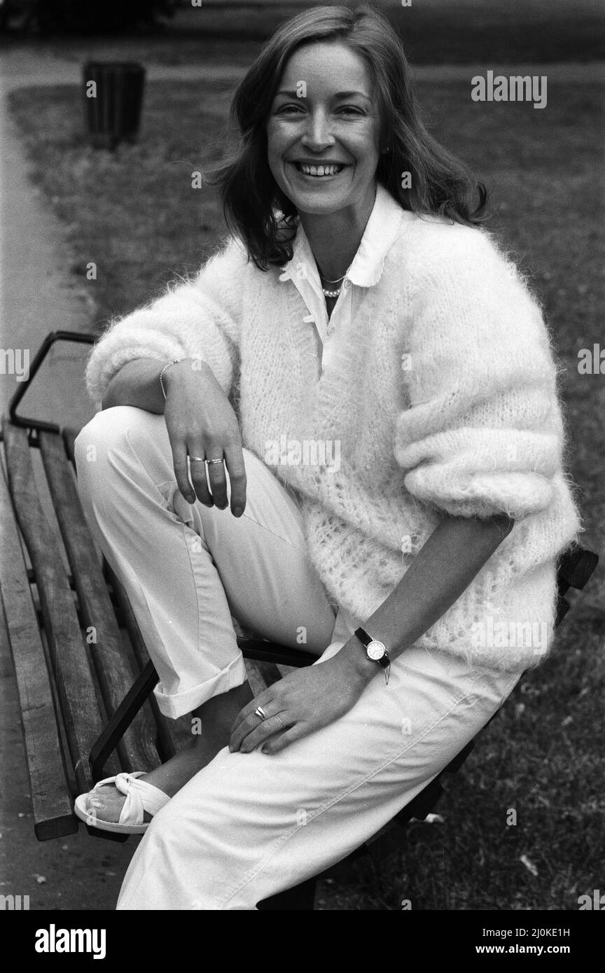 Actress anne kirkbride hi-res stock photography and images - Alamy