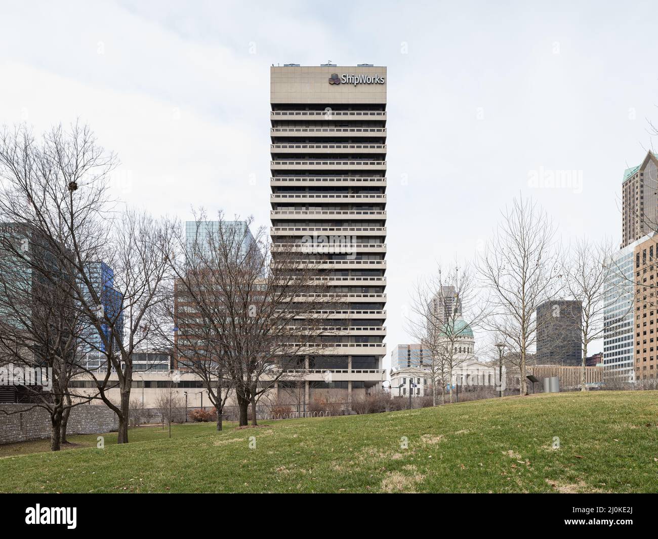 Gateway Tower designed by Hellmuth, Obata & Kassabaum Stock Photo - Alamy