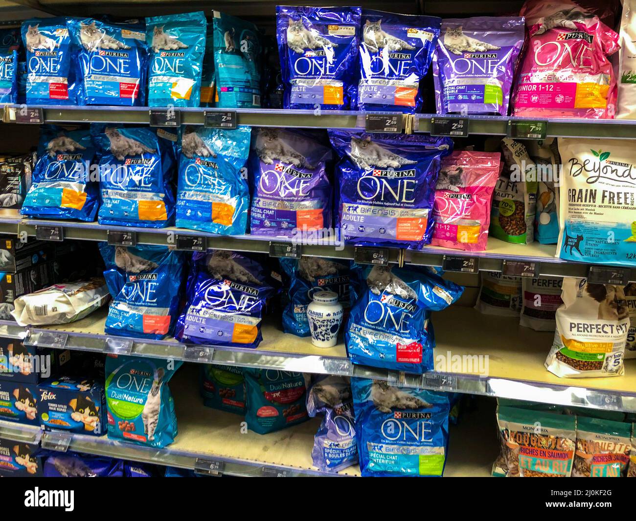 Monoprix paris hi-res stock photography and images - Alamy