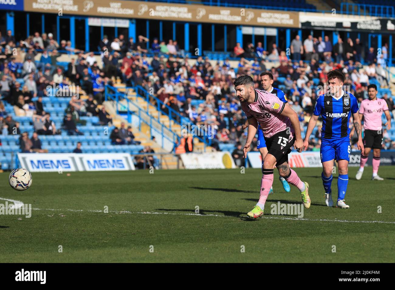Callum Paterson #13 of Sheffield Wednesday chases a through ball Stock ...