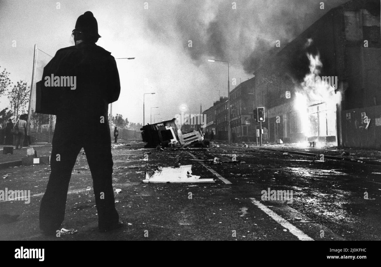 1980s police riot gear hi-res stock photography and images - Alamy