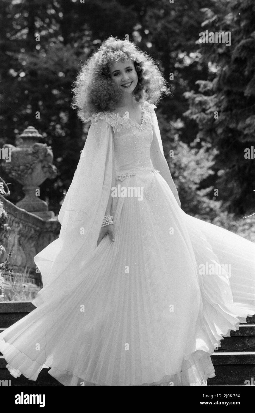 Actress lysette anthony hi-res stock photography and images - Alamy