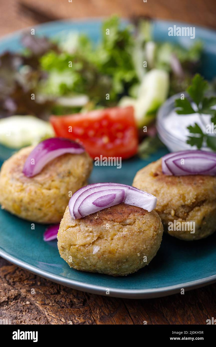 Israeli street food falafel hi-res stock photography and images - Alamy