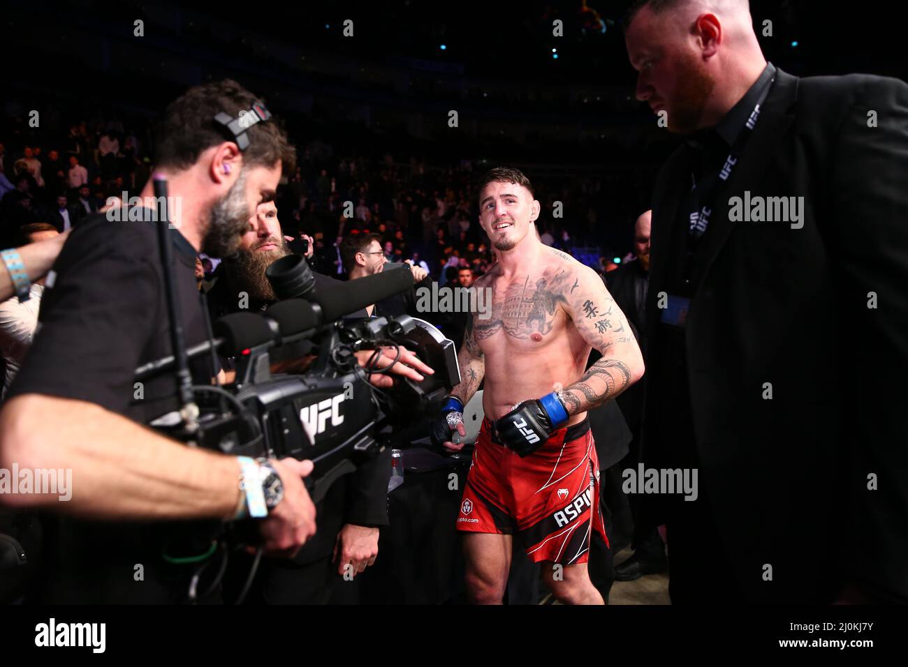 Ufc london 2022 card hi-res stock photography and images - Alamy