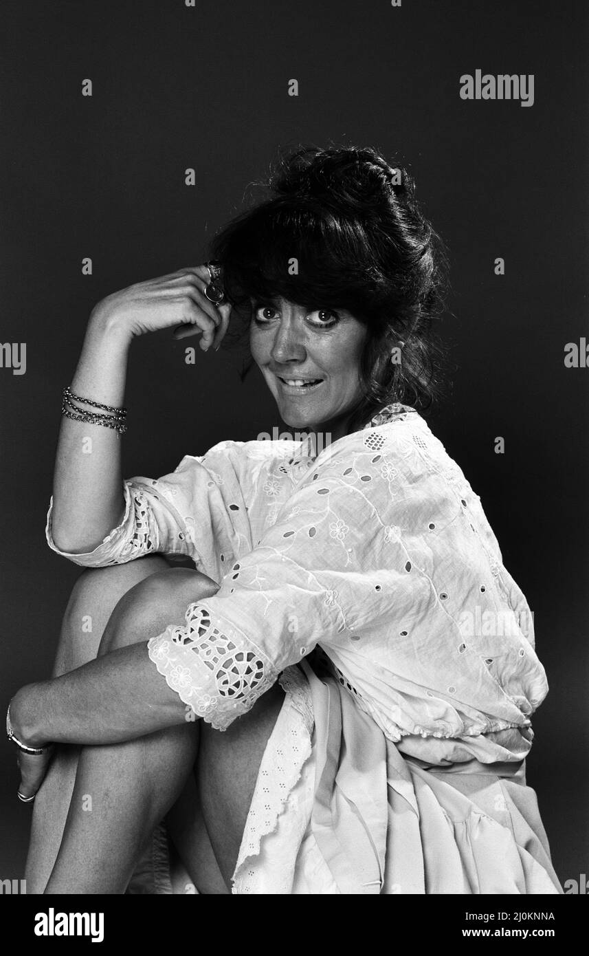 Actress Amanda Barrie. September 1982 Stock Photo - Alamy