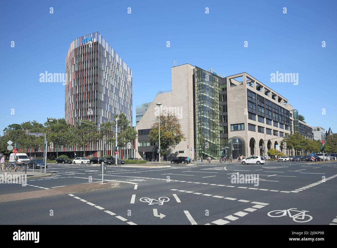 Intersection crossing markings hi-res stock photography and images - Alamy