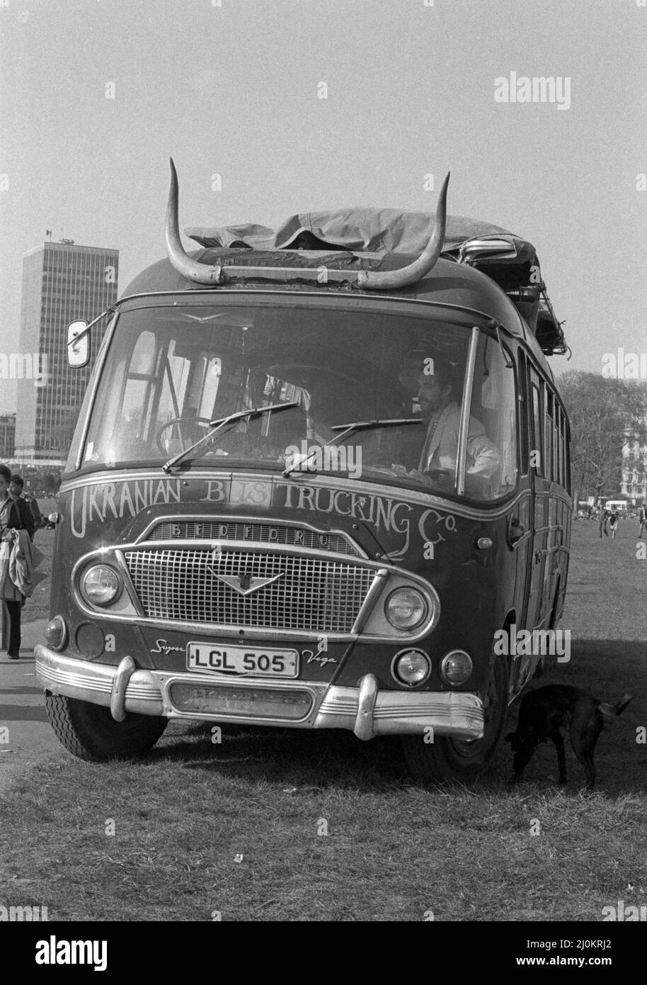 Old-fashioned decorated coach at a Liberate cannabis demo in Hyde Park ...