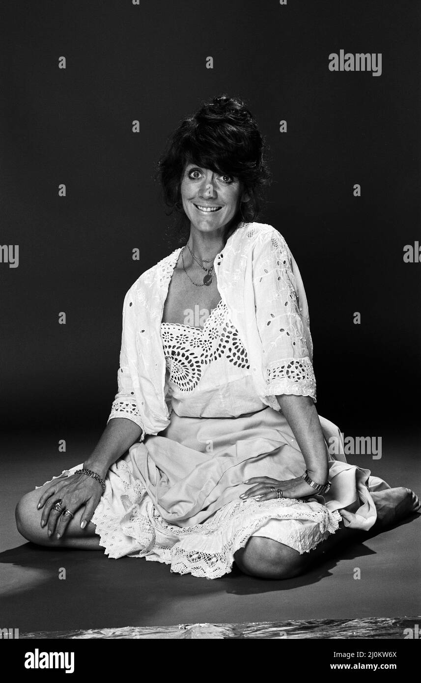 Actress amanda barrie hi-res stock photography and images - Alamy