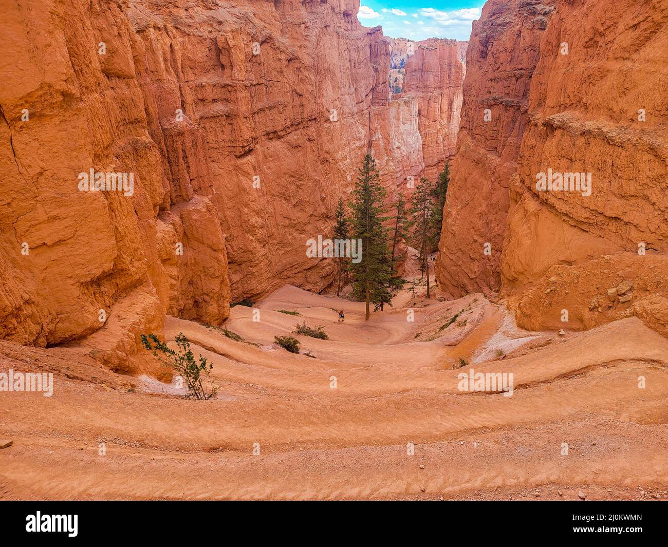 Peekaboo canyon trail hi-res stock photography and images - Alamy