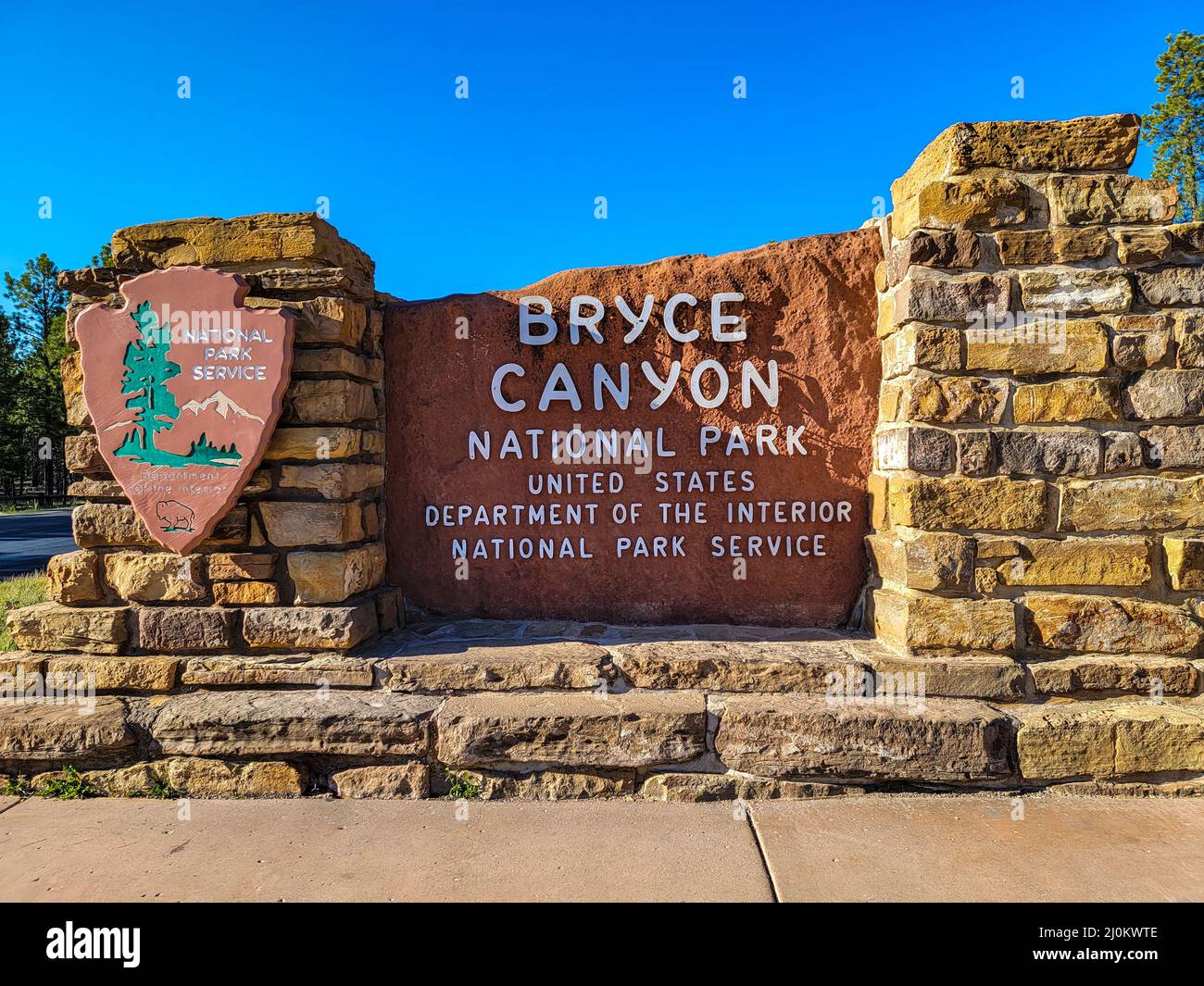 Bryce Canyon National Park Entrance Sign Stock Photo - Alamy