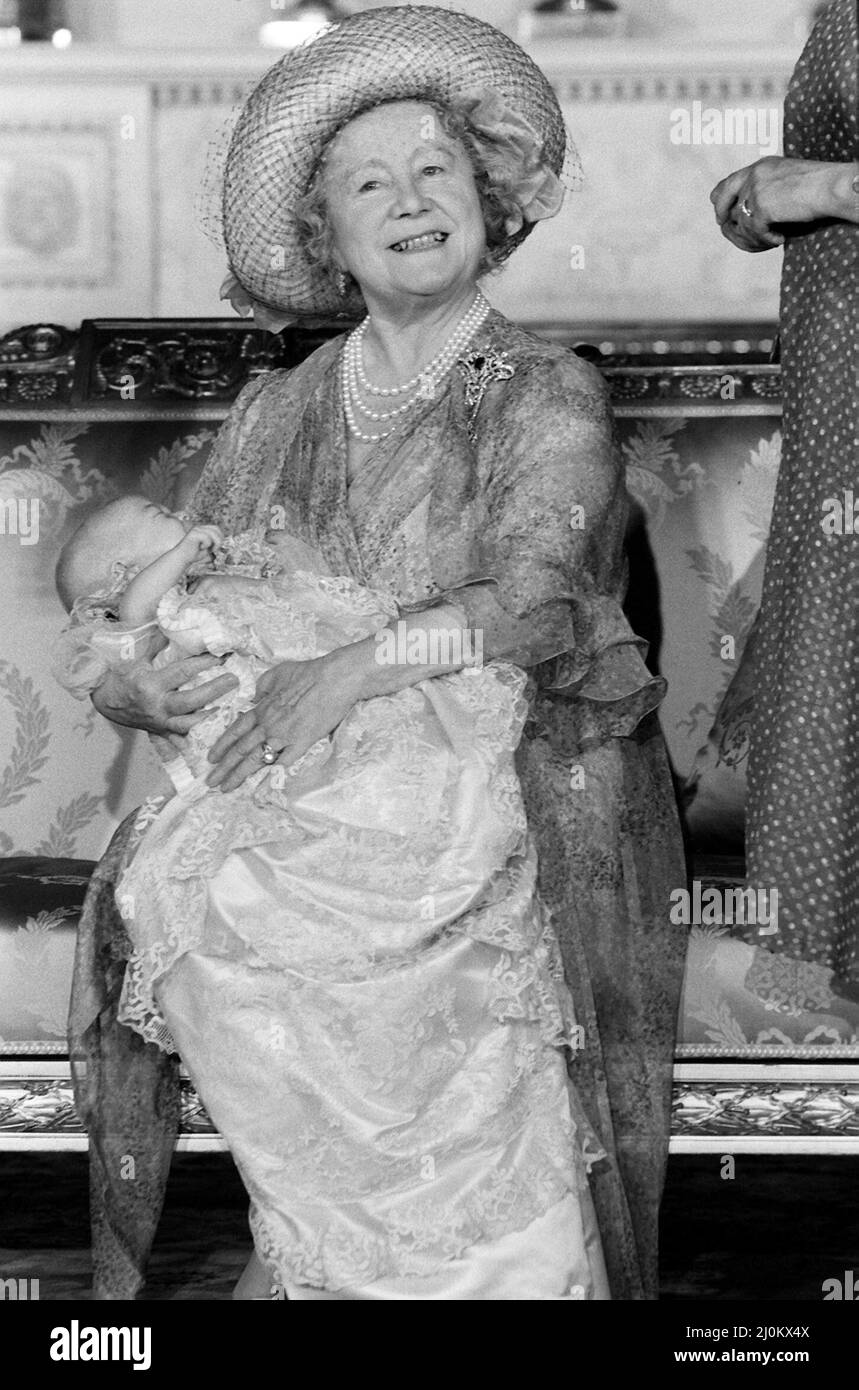 Prince William Collection 1982 Queen Mother with great grandson William ...
