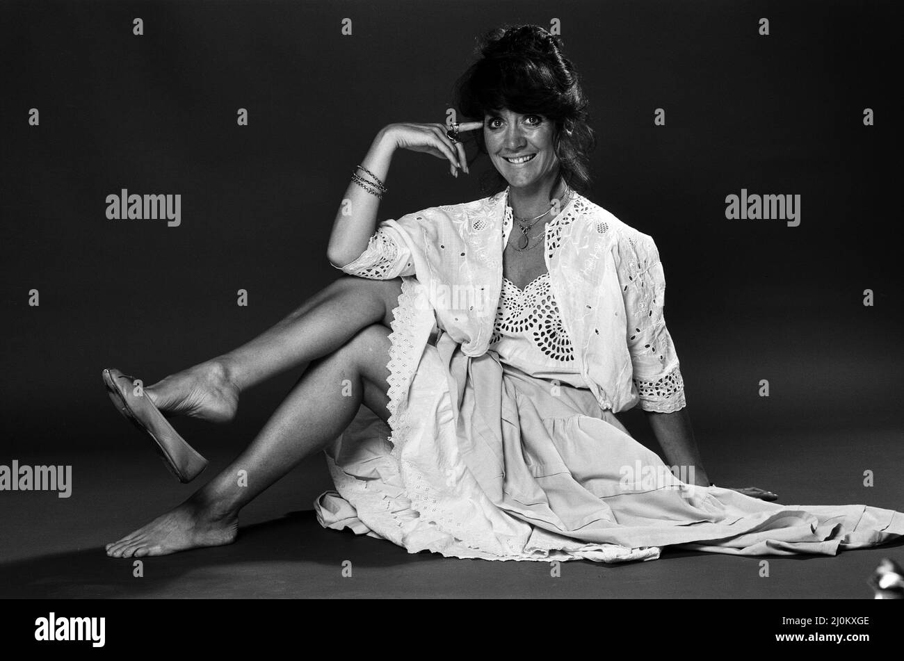 Actress Amanda Barrie. September 1982 Stock Photo - Alamy