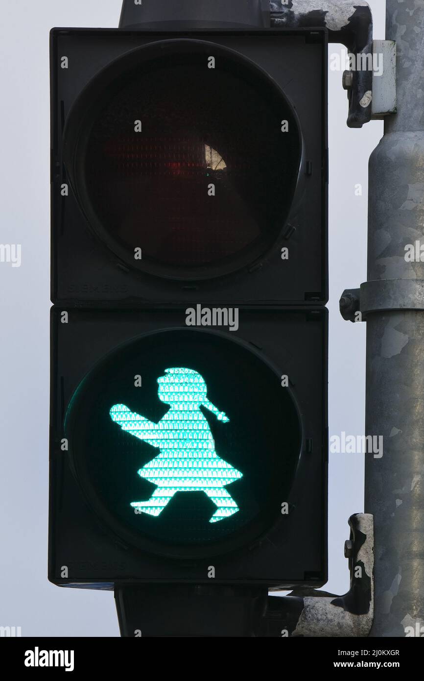Green woman traffic light signal hi-res stock photography and images ...