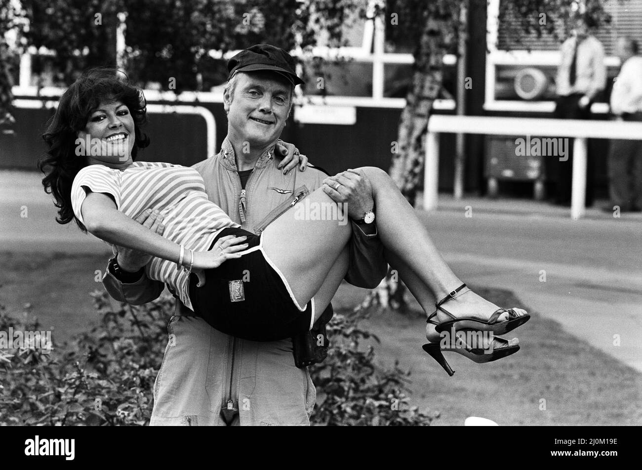 Actor Kenneth Cope and actress Ann Michelle. 28th September 1980 Stock Photo - Alamy