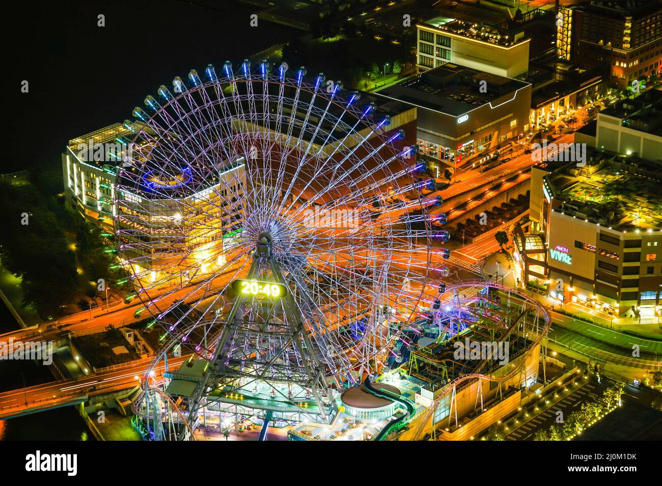 Cosmo clock visible from Yokohama Landmark Tower Stock Photo - Alamy