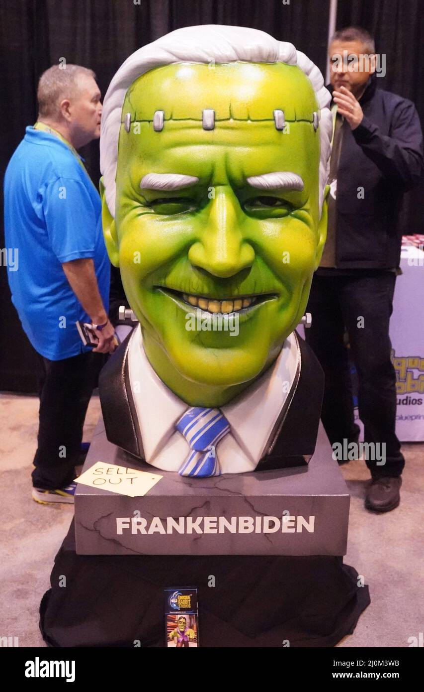 St. Louis, United States. 19th Mar, 2022. David Kane (L) owner of ...