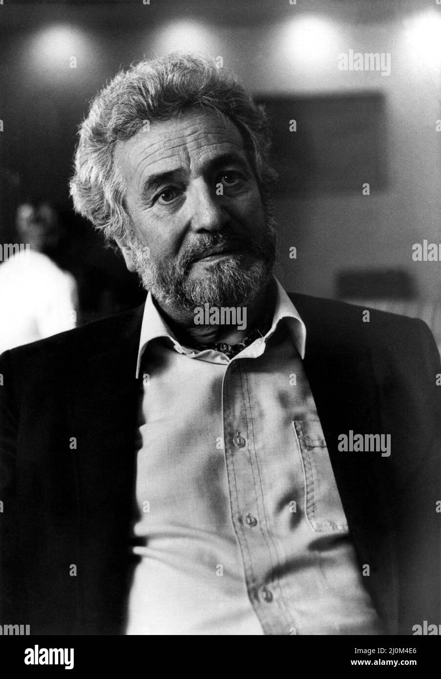 Tv presenter former goon hi-res stock photography and images - Alamy