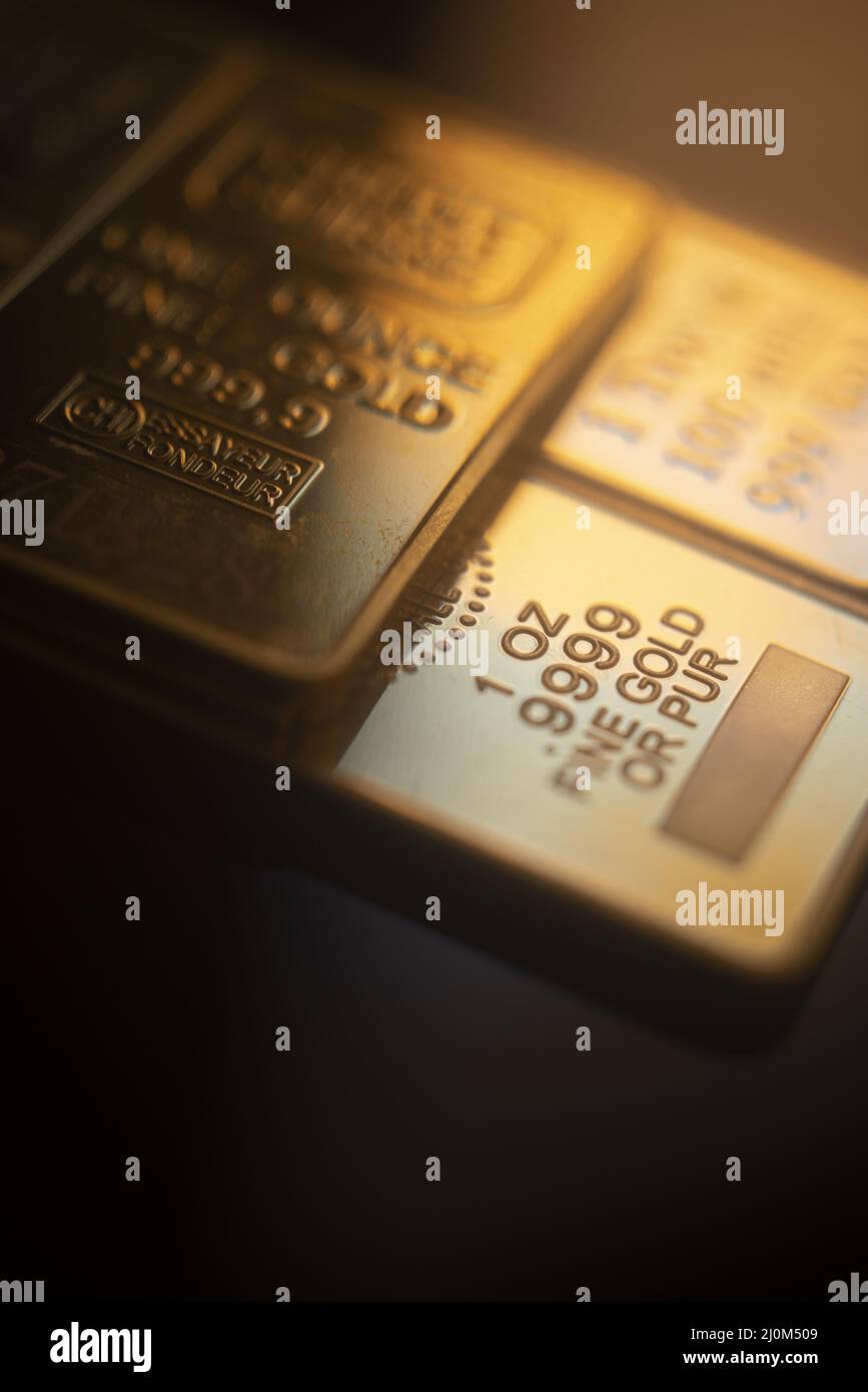 Gold bullion ingot bar Stock Photo - Alamy
