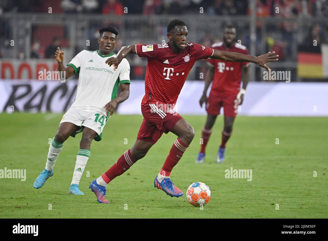 Munich, Deutschland. 19th Mar, 2022. Tanguy Nianzou Kouassi (FC Bayern ...