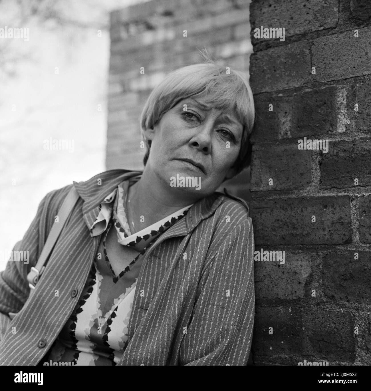 Coronation street liz dawn hi-res stock photography and images - Alamy