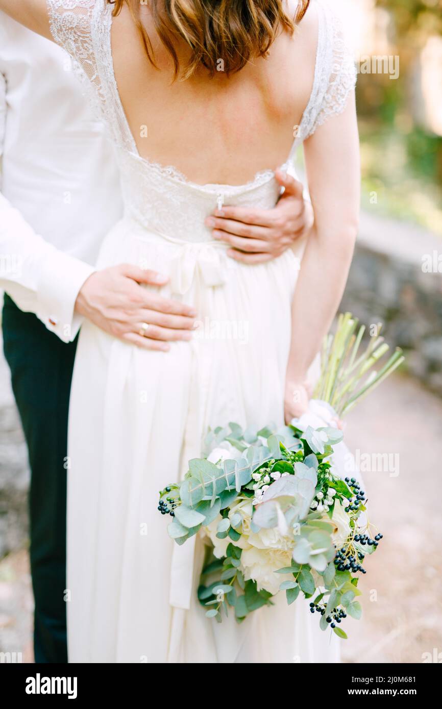 Hands on your back hi-res stock photography and images - Alamy