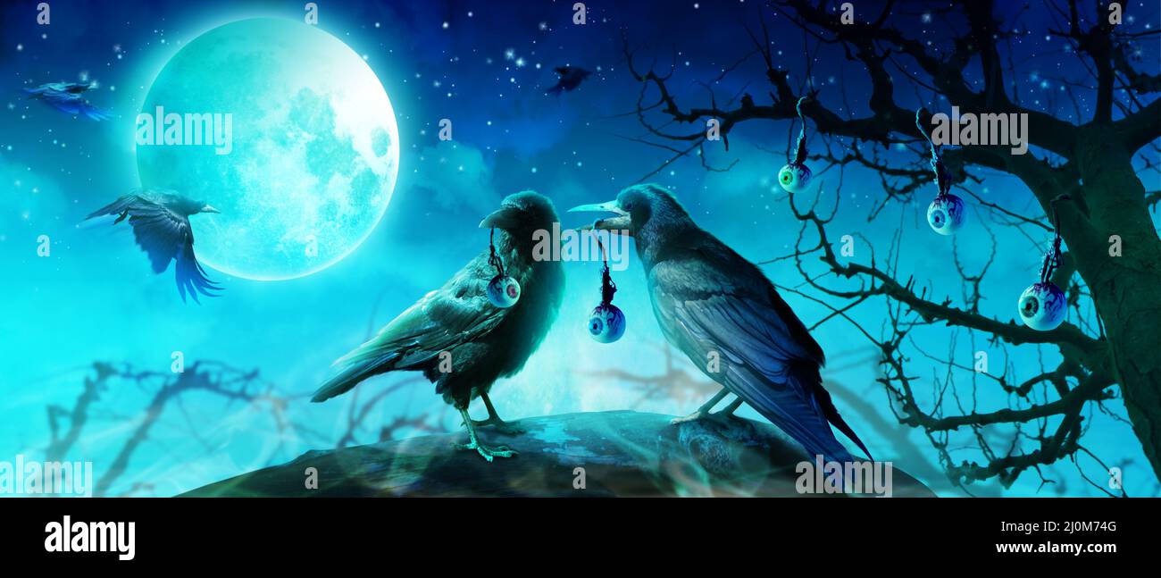 Horror background with scary crow in the darkness Stock Photo - Alamy
