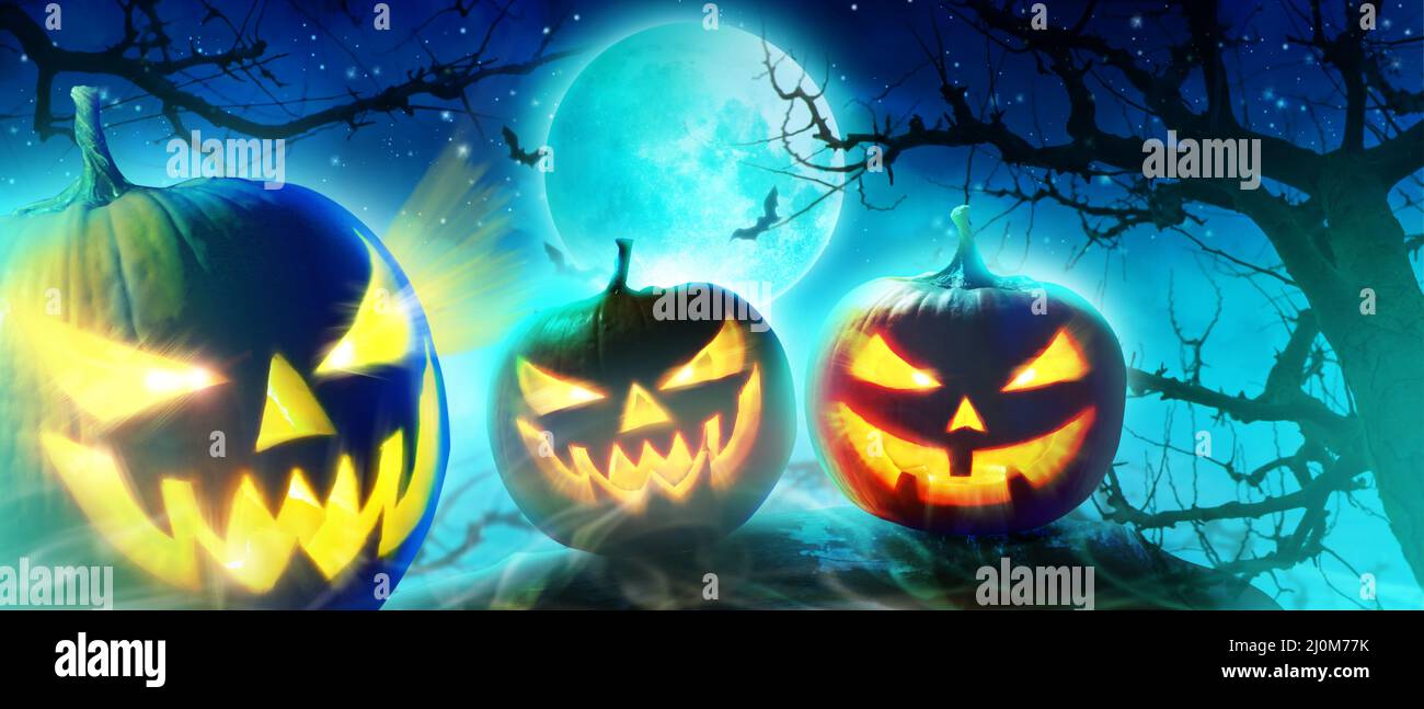 Horror background with full moon in the darkness Stock Photo - Alamy