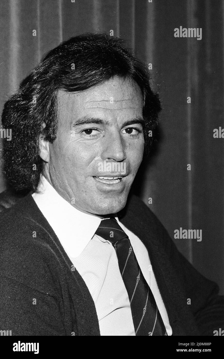 Singer Julio Iglesias. October 1982 Stock Photo - Alamy