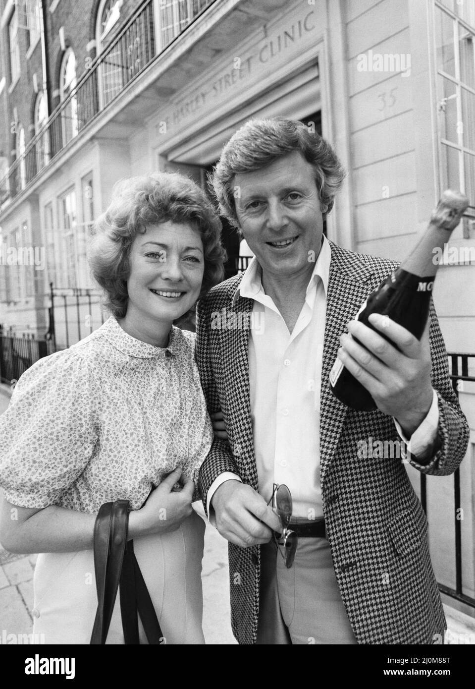 Michael Aspel and his wife Lizzie Power leaving a Harley Street Clinic ...