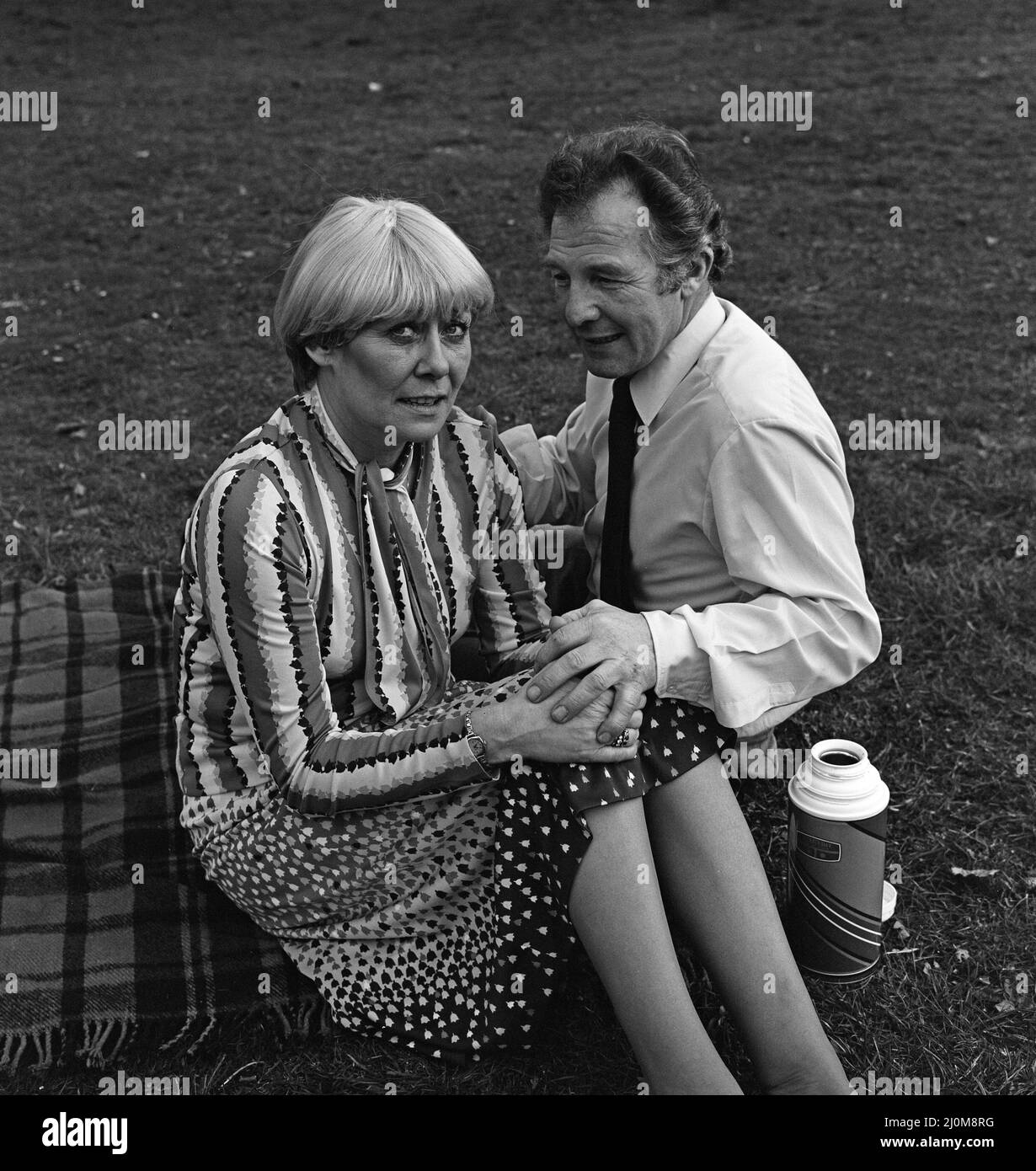 Coronation Street actress Liz Dawn with Derek Bennett. 18th April 1982 ...