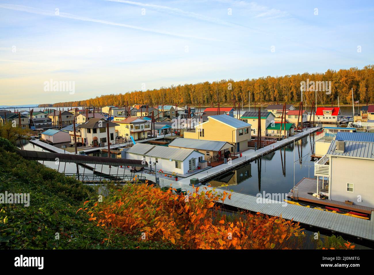 Houseboats along the waterfront in Portland, Oregon-USA Stock Photo - Alamy