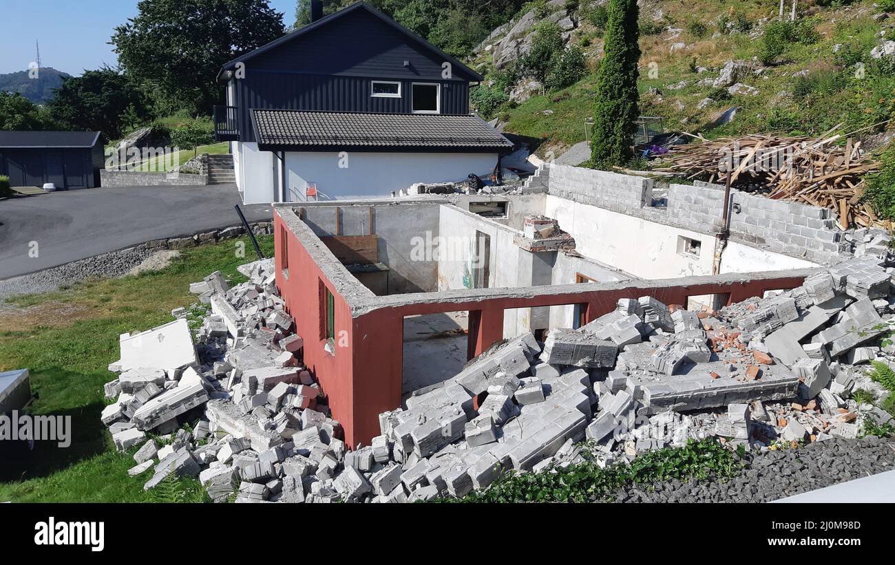 Cement house hi-res stock photography and images - Alamy