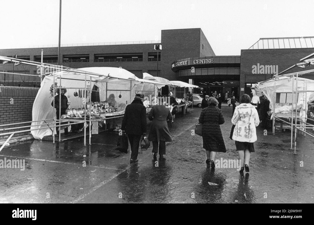 Hill street shopping centre middlesbrough hi-res stock photography and ...