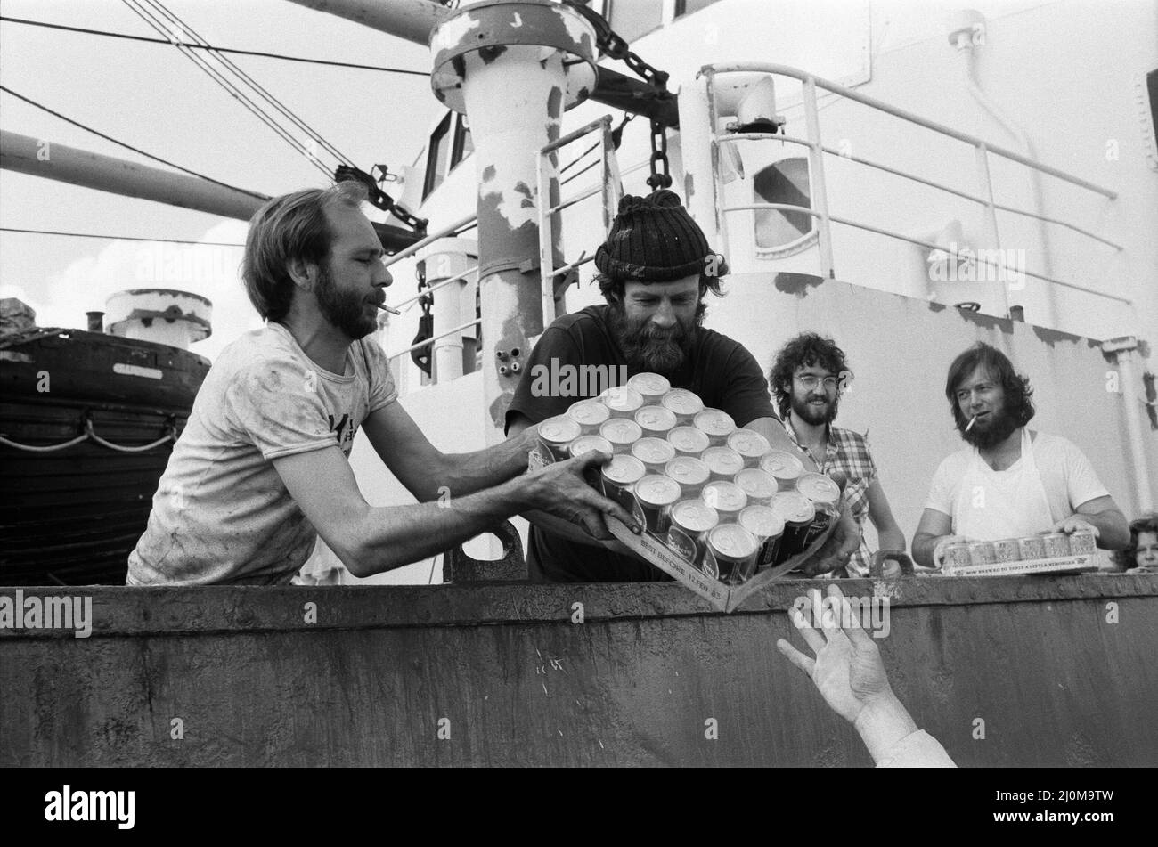 The Transglobe Expedition returns home. Sir Ranulph Fiennes aboard the ...