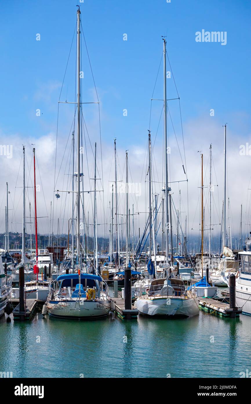 6 boats hi-res stock photography and images - Alamy