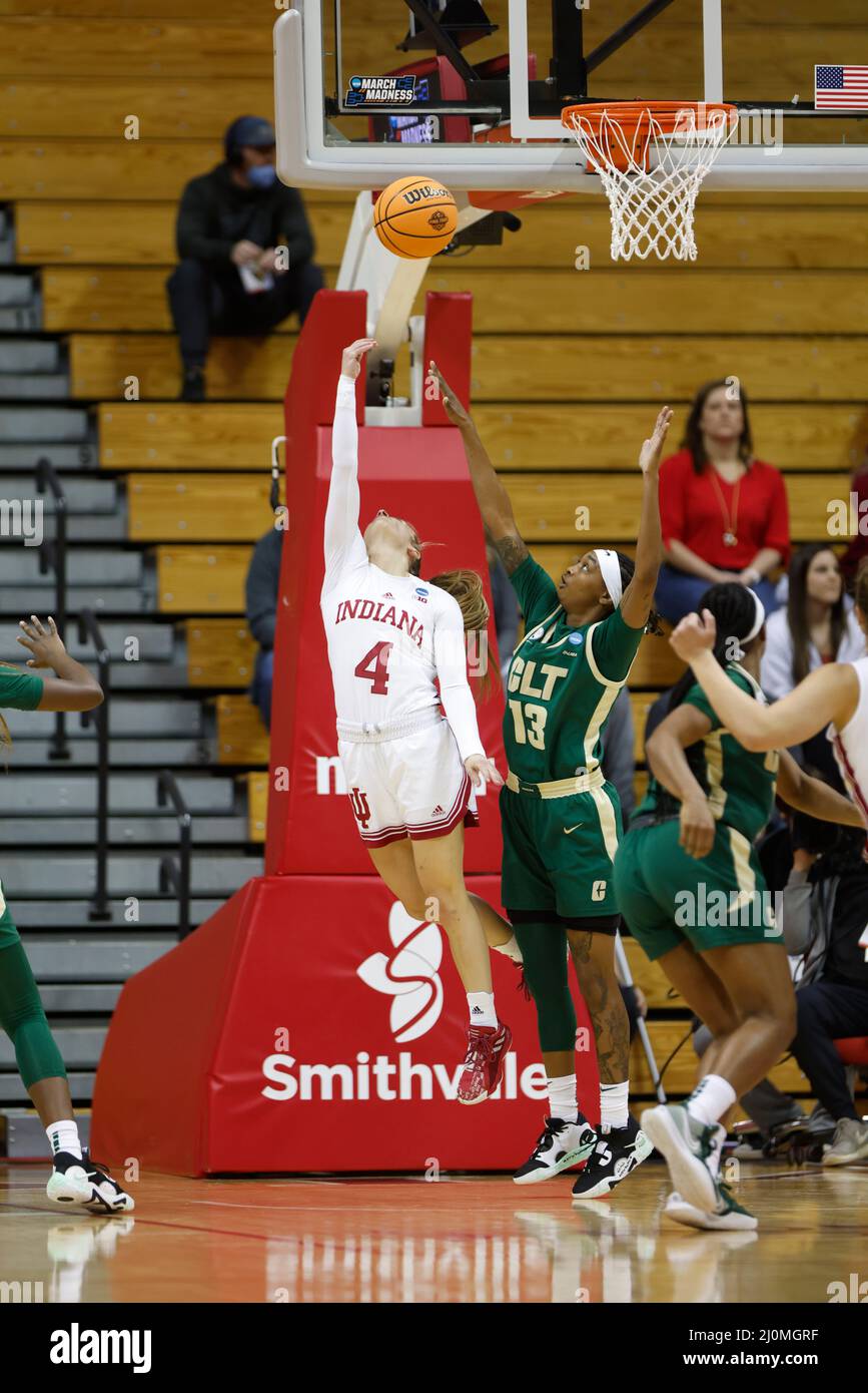 Indiana Hoosiers guard Nicole Cardano-Hillary (4) goes to the basket ...