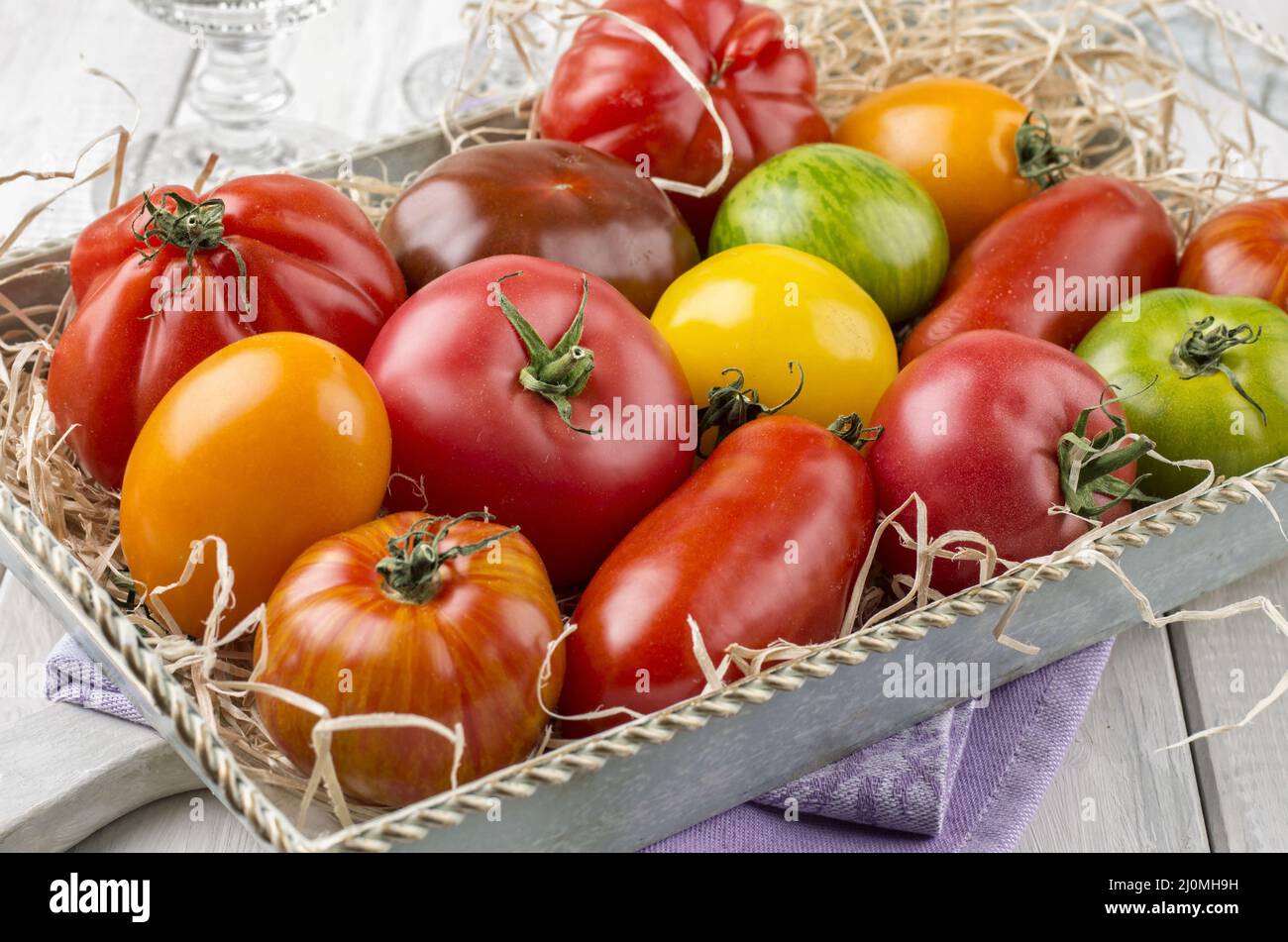 Black russian tomatoes hi-res stock photography and images - Alamy