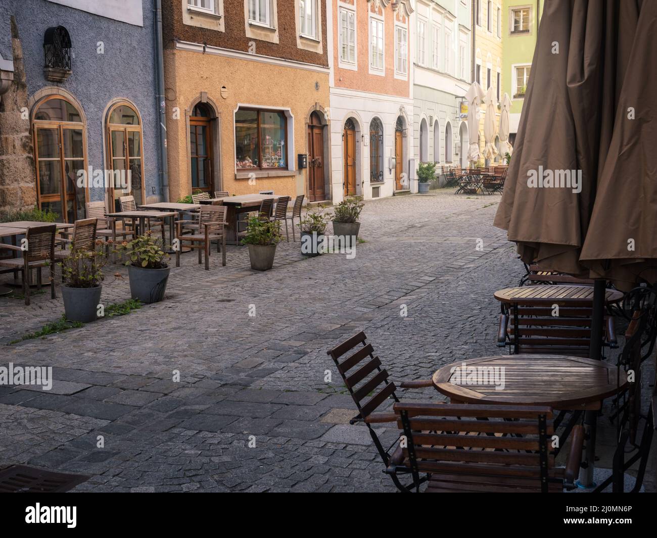 Facade old traditional building hi-res stock photography and images - Alamy