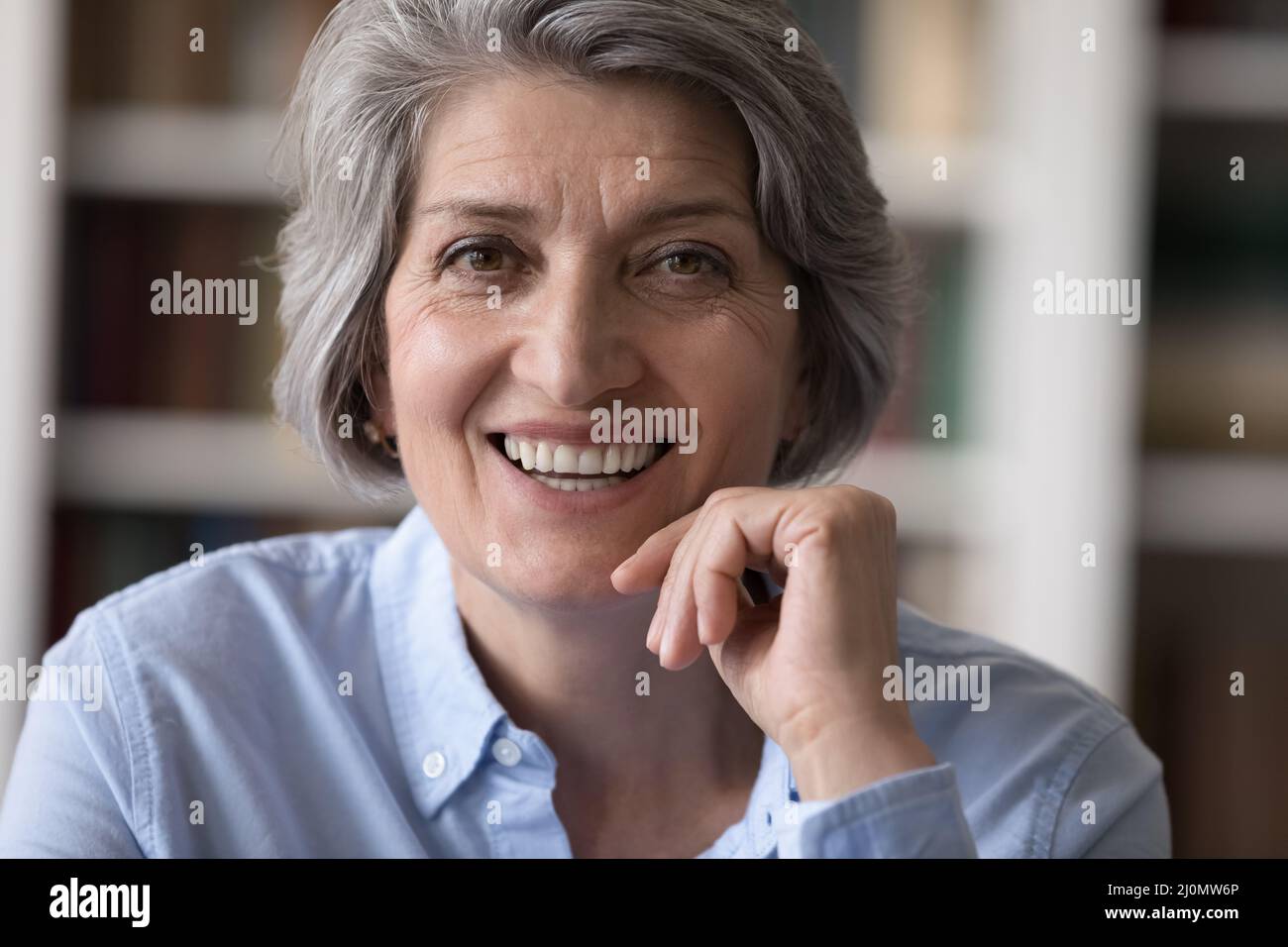 Profile picture of happy attractive middle-aged entrepreneur woman ...