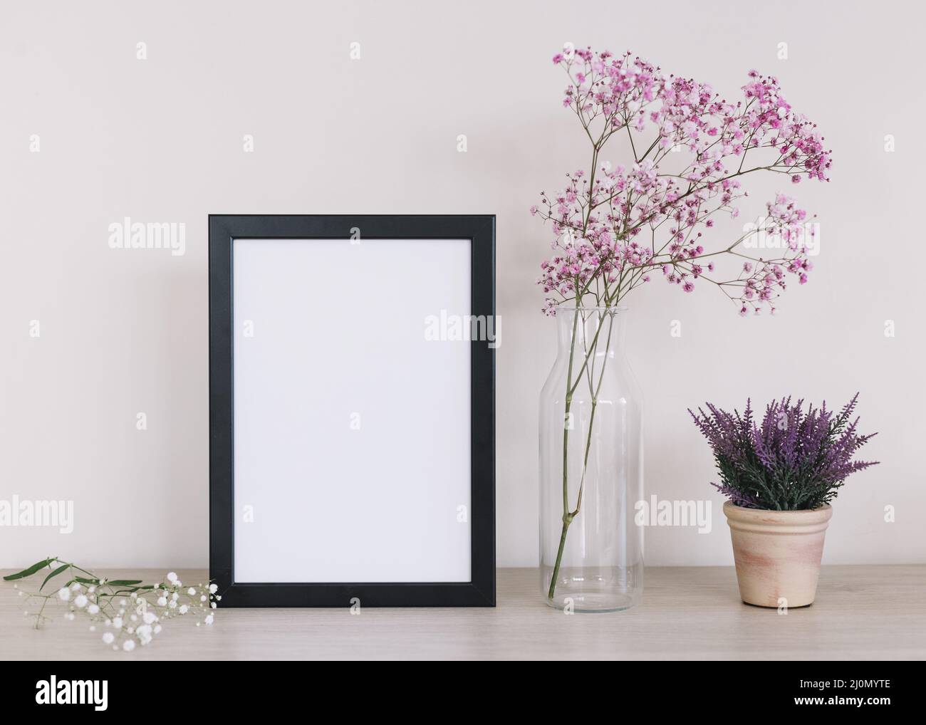 Drawing frame with spring flowers hi-res stock photography and images ...